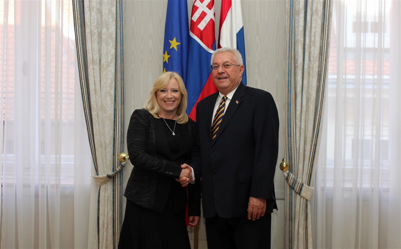 Predsjednik Sabora Luka Bebić primio predsjednicu slovačke vlade Ivetu ...