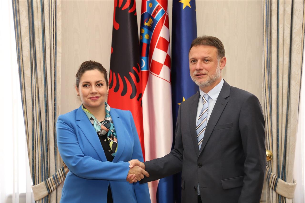 Croatian Parliament Speaker receives Albania's defence minister ...