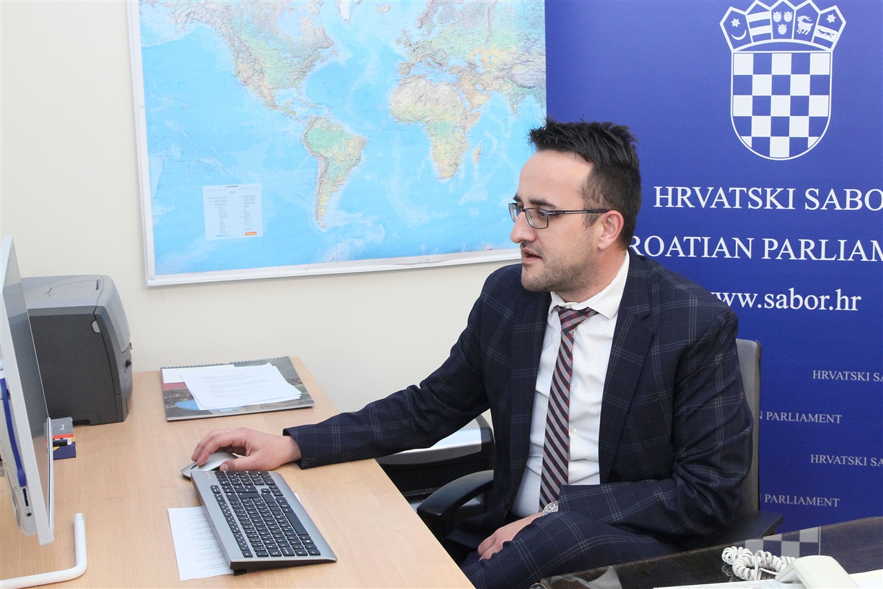 Ante Bačić sudjelovao na videokonferencijskom seminaru o sigurnosno ...