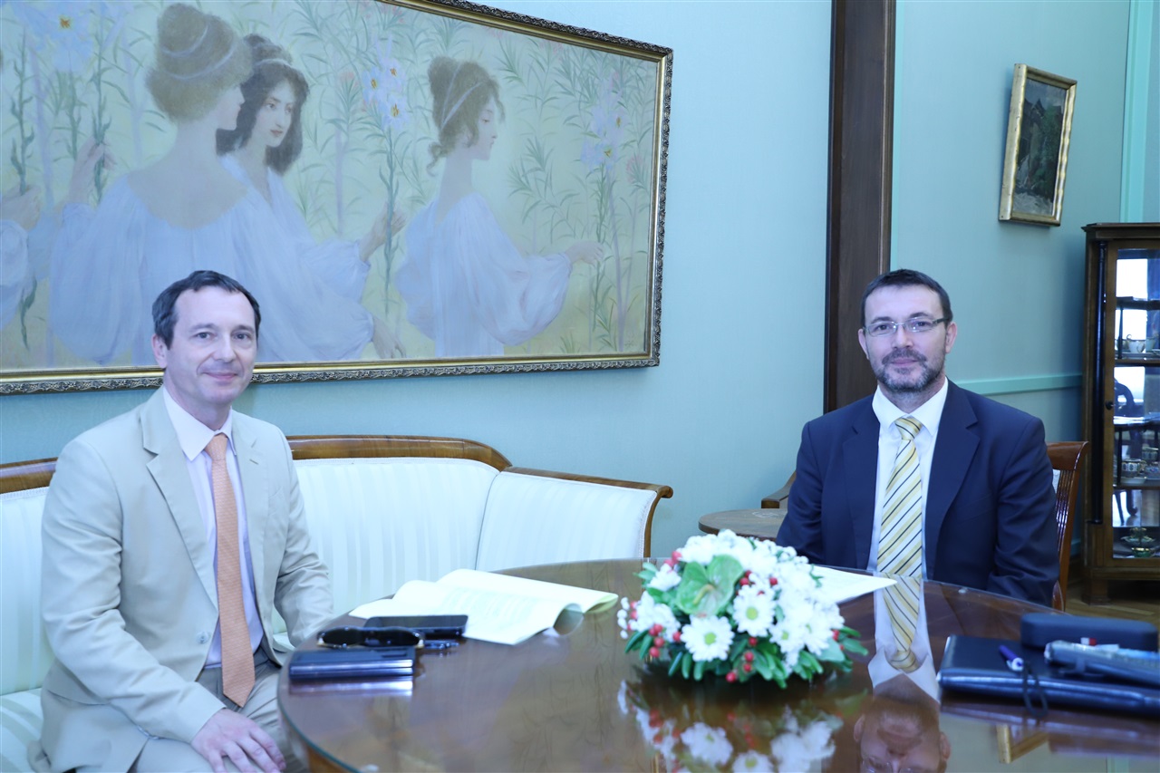 Predsjednik Odbora za obranu Arsen Bauk primio francuskog veleposlanika ...