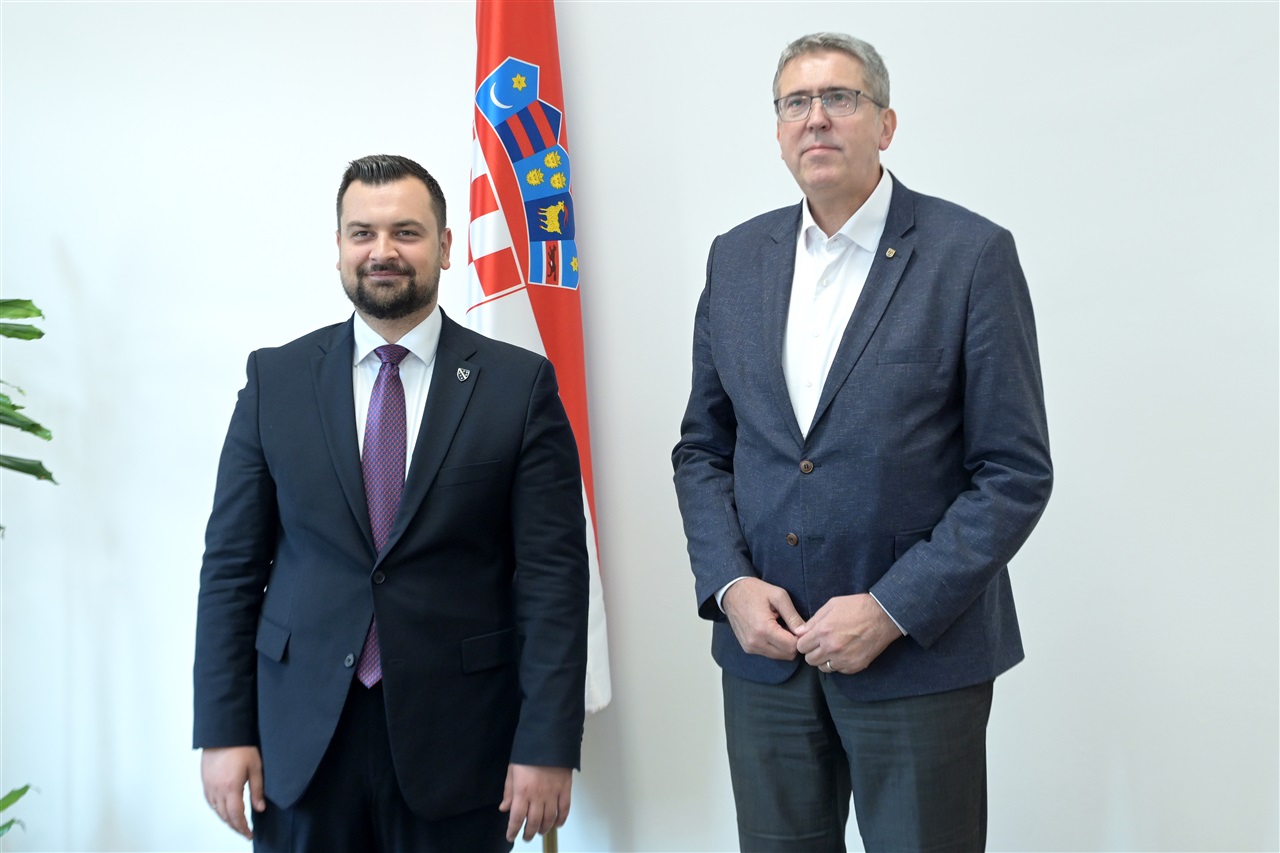Zastupnik Armin Hodžić održao sastanak s gradonačelnikom Sarajeva ...