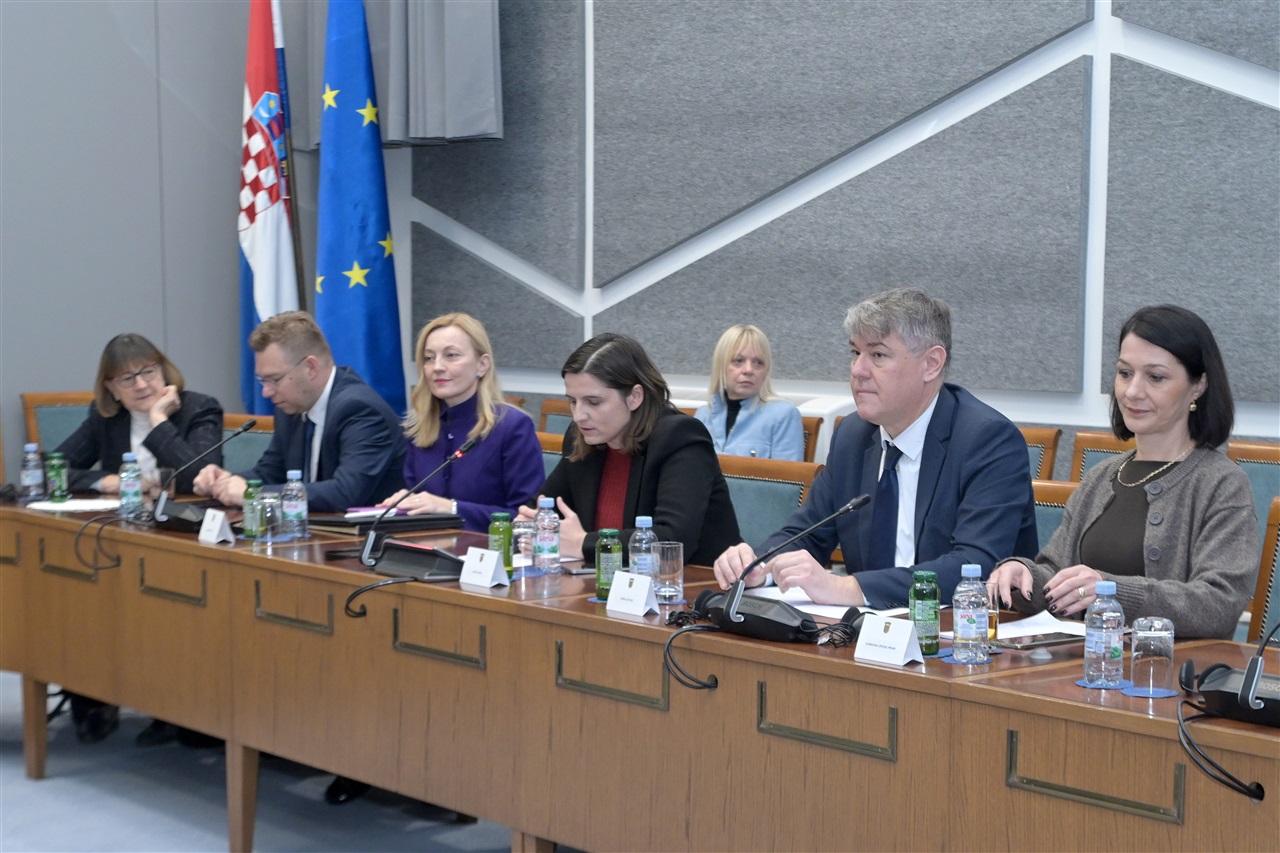Održan zajednički sastanak četiriju saborska odbora s ravnateljicom ...